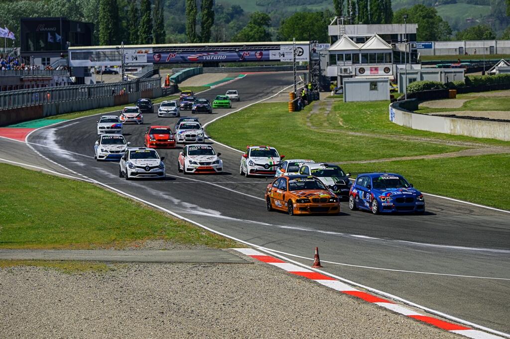 Formula X | Grande show a Varano: Naska e Fraboni al top nella FX Pro Series